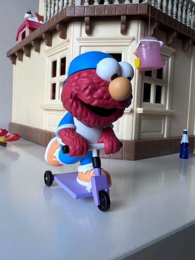 Popmart Sesame Street Elmo scooter Cookie Monster skateboard, Hobbies ...