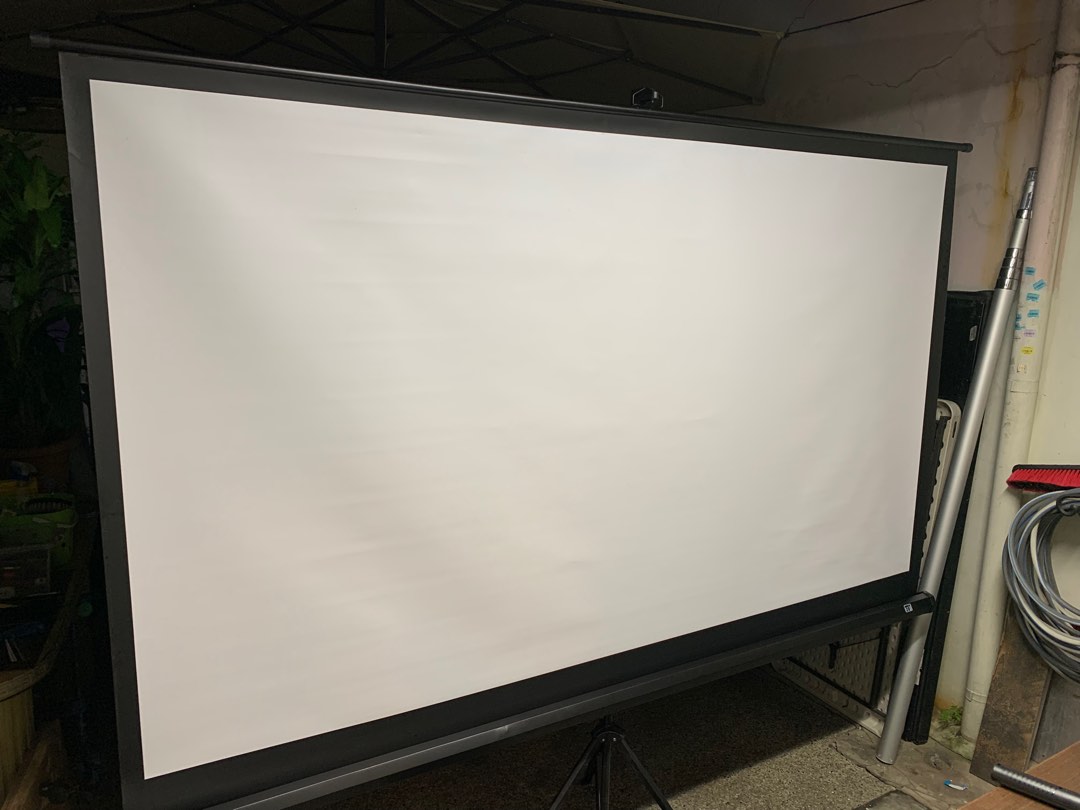 Projector Wide Screen with Stand Tripod, TV & Home Appliances, TV ...