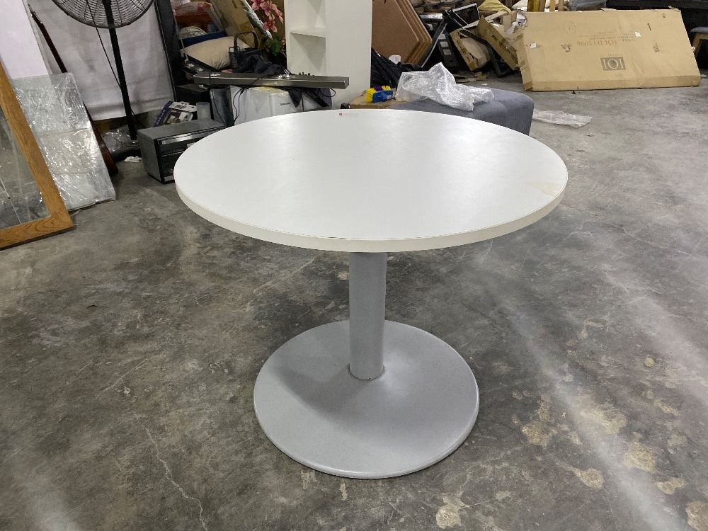 Round Small Size Dining Table / Meja Makan Saiz Kecil Bulat, Furniture ...