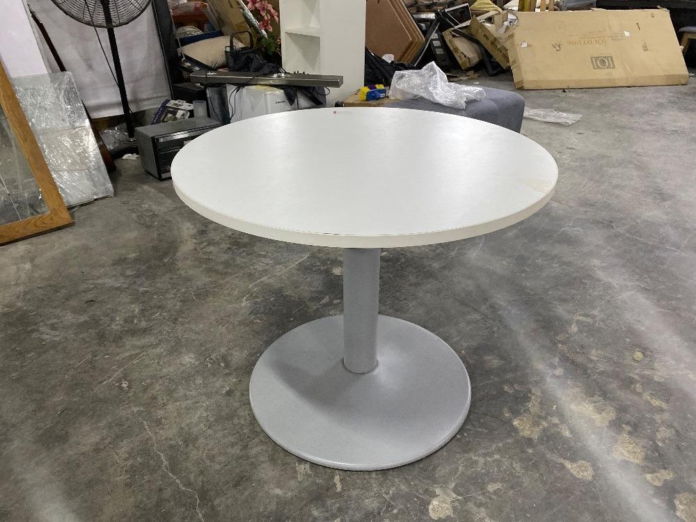 Round Small Size Dining Table / Meja Makan Saiz Kecil Bulat, Furniture ...