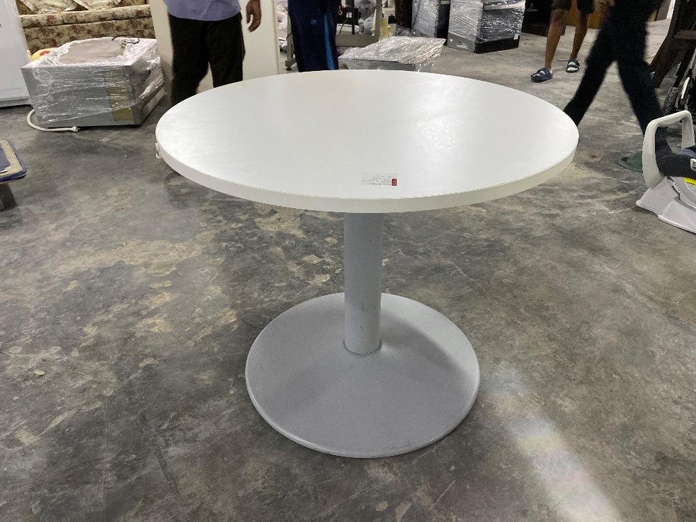 Round Small Size Dining Table / Meja Makan Saiz Kecil Bulat, Furniture ...