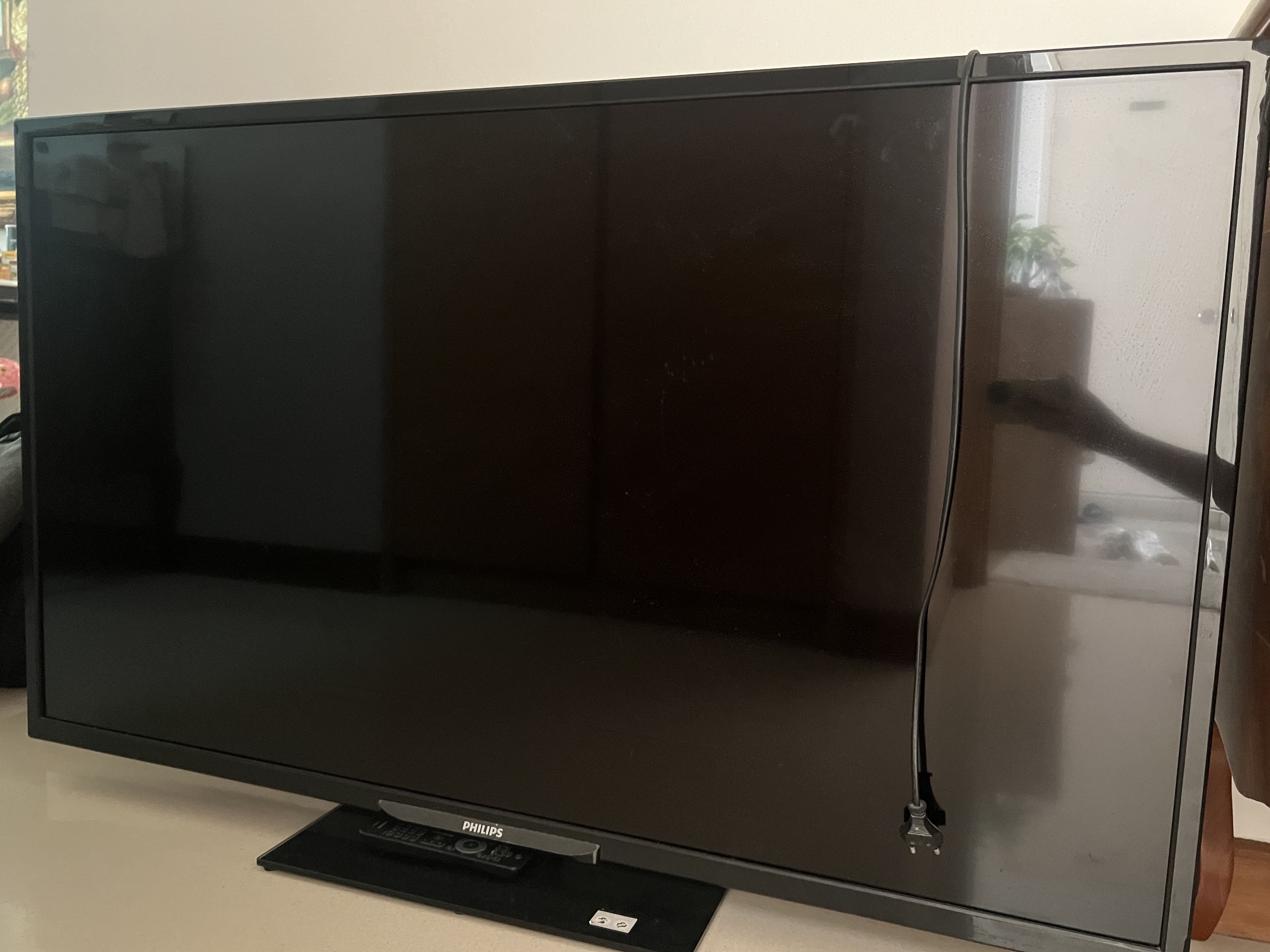 selling philips 55 inch tv, TV & Home Appliances, TV & Entertainment ...