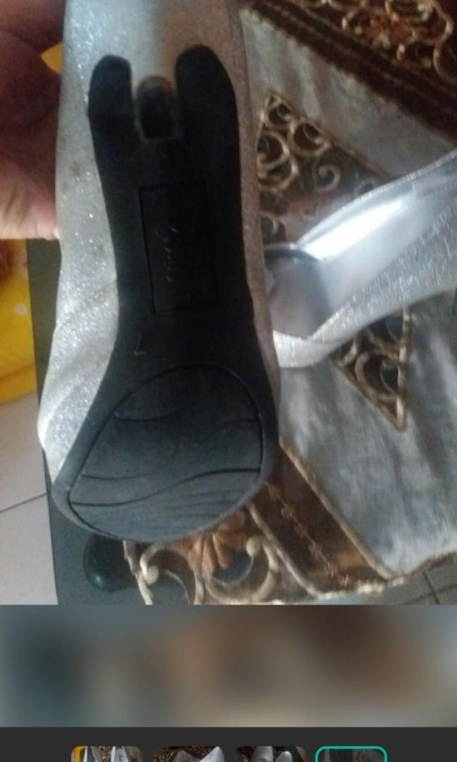 sepatu silver Fioni seperti baru hanya 1x pakai di acara pesta beli di ...