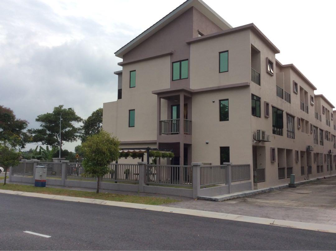 Teres corner lot bandar puteri bangi, Property, For Sale on Carousell