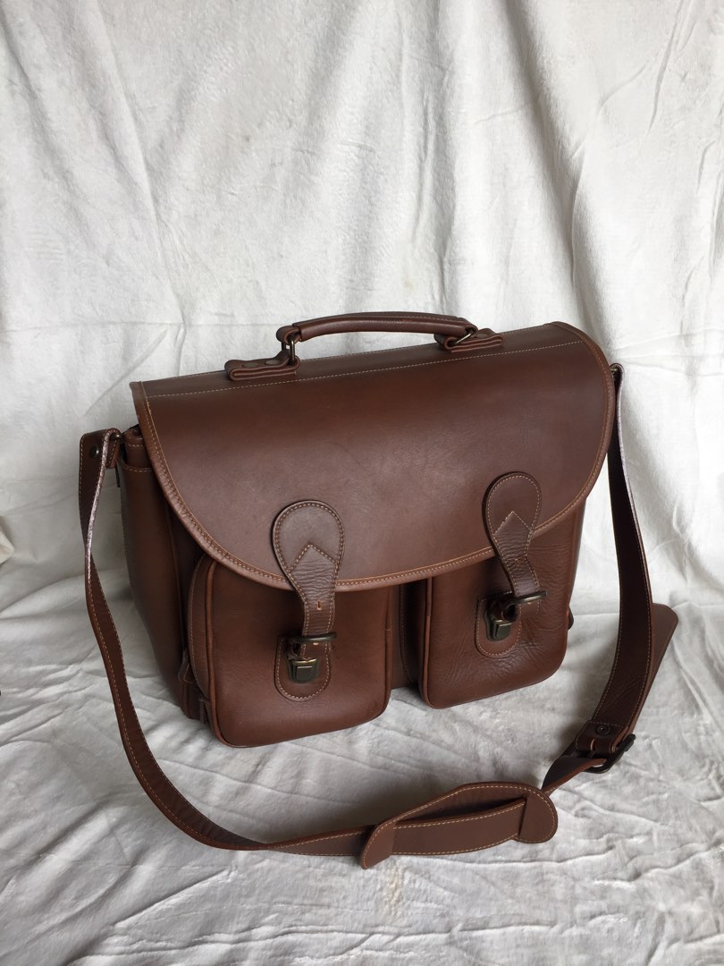 Toka Messeger Bag Medium- Wide w/expanded compartment, Men's Fashion ...