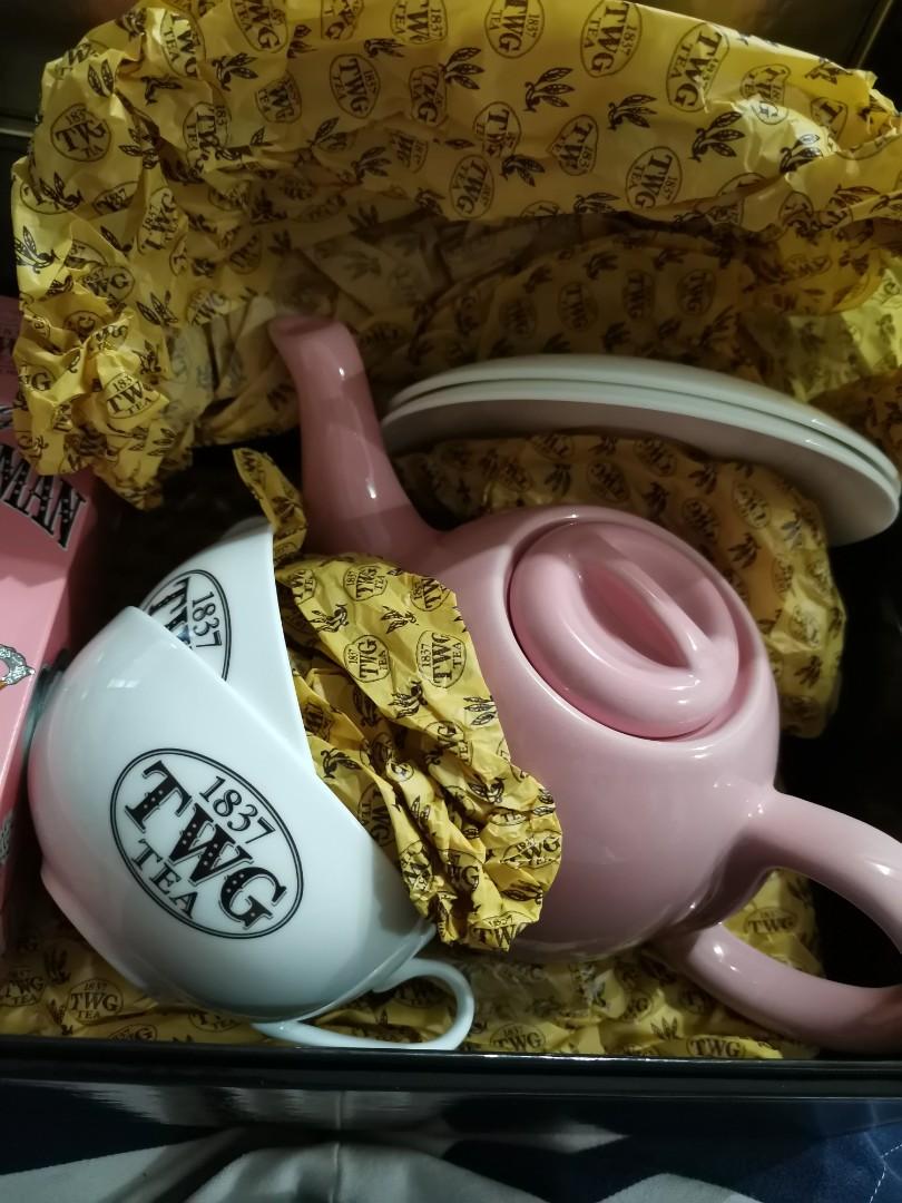 TWG GIFT box set, earl grey gentlemen tea, cups, saucers, teapot, Food ...