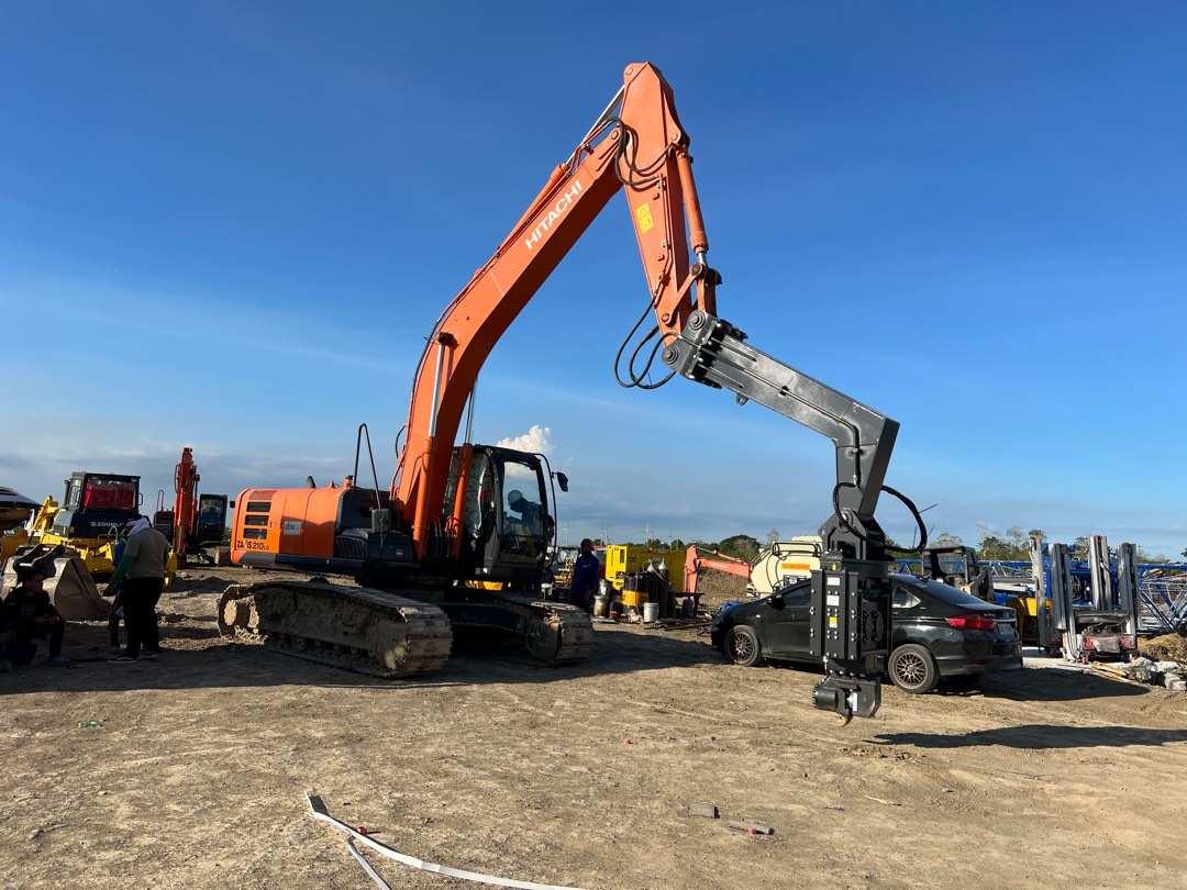 Vibro Hammer top type, tilting and side grip free port to port shipping ...
