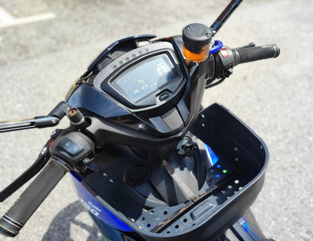 Yamaha Y15ZR v2 Monster Energy 2020 ysuku y15, Motorbikes on Carousell