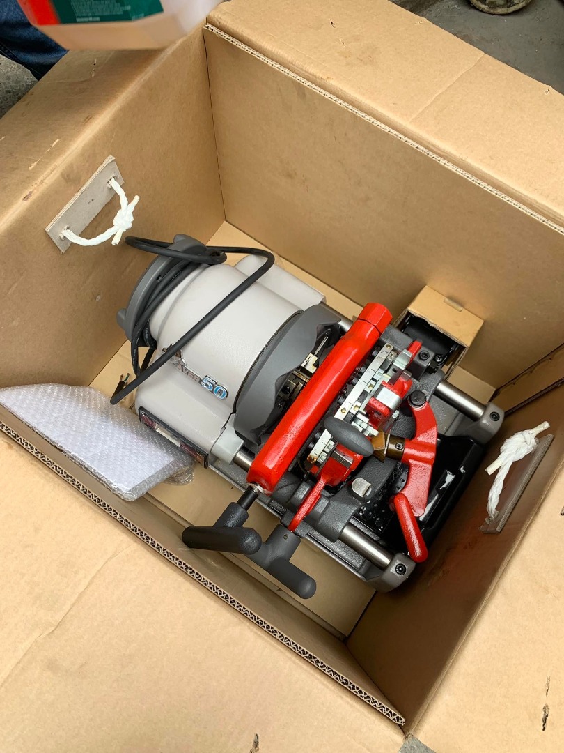 ASADA Threading Machine, Commercial & Industrial, Construction Tools ...