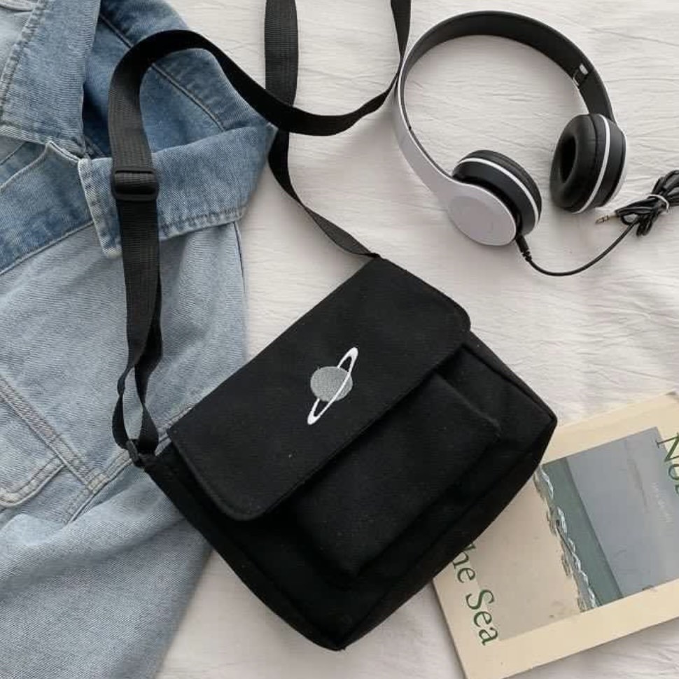 black space sling bag, Women's Fashion, Bags & Wallets, Shoulder Bags on Carousell