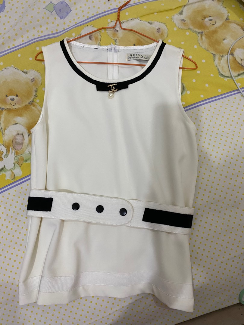 CHANEL white top, Fesyen Wanita, Pakaian Wanita, Atasan di Carousell