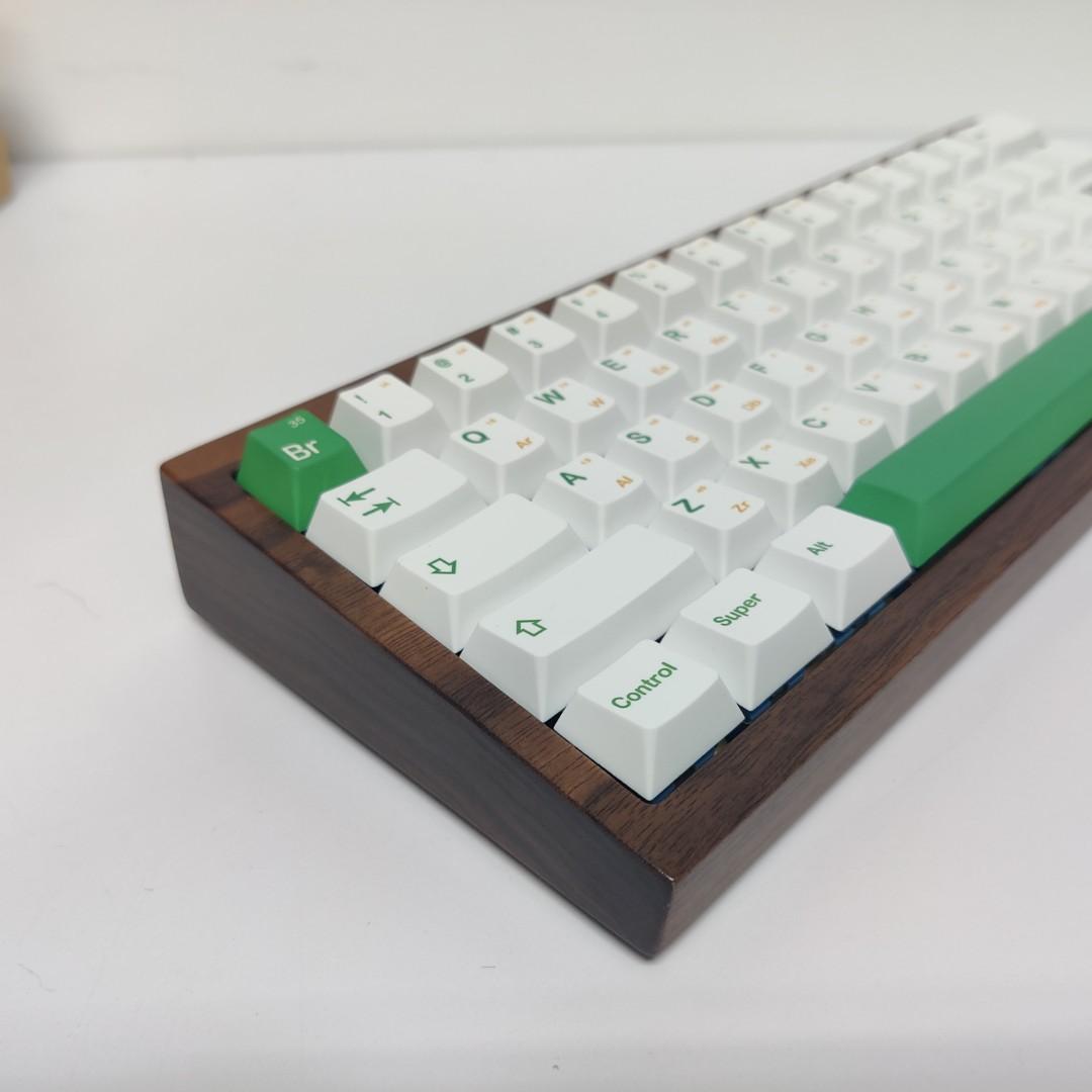 Custom 60% keyboard Walnut Tofu60, Computers & Tech, Parts ...