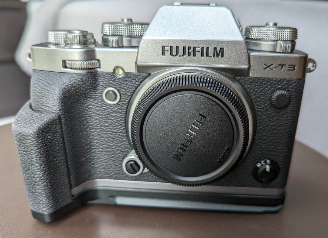 Fujifilm X-T3 body (with box + additional accessories), Photography, Cameras on Carousell