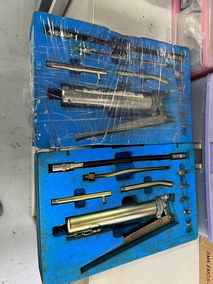 Grease Gun set, Furniture & Home Living, Home Improvement ...