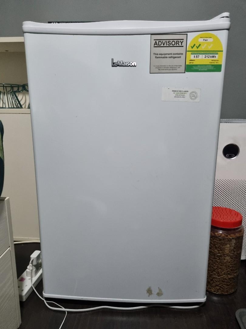 LeMaison 123L mini fridge, TV & Home Appliances, Kitchen Appliances ...