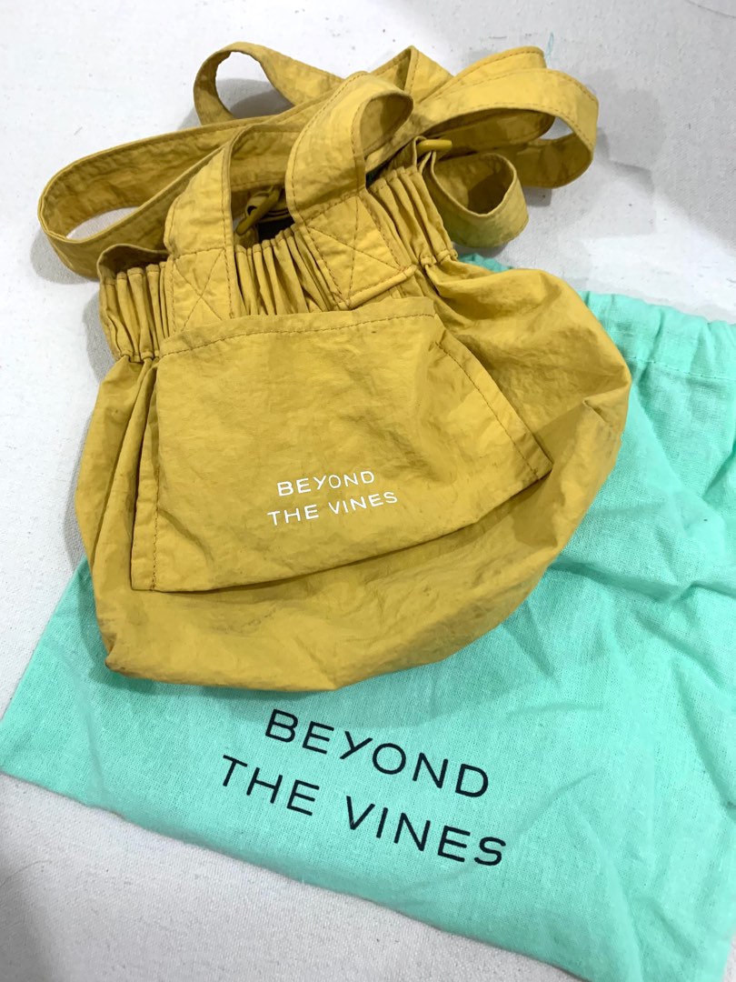Micro Dumpling Beyond the Vines, Women's Fashion, Bags & Wallets ...