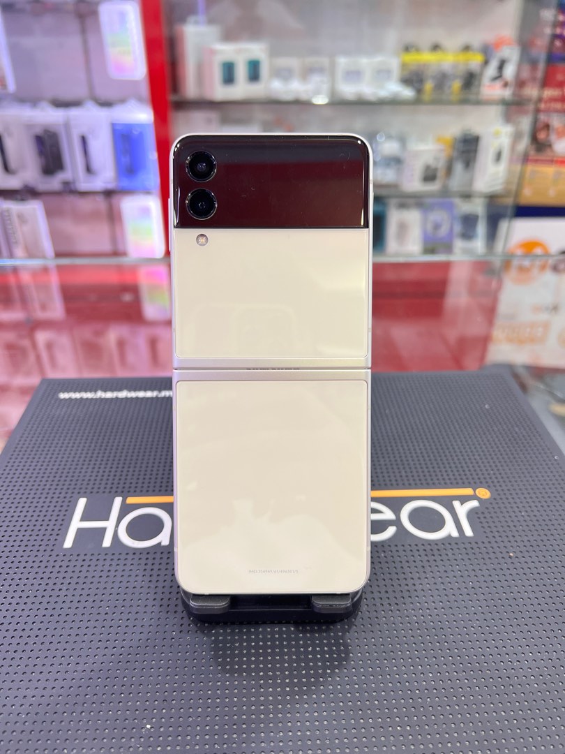 Samsung Z Flip 3 256GB Cream ( USED ), Mobile Phones & Gadgets, Mobile Phones, Android Phones ...