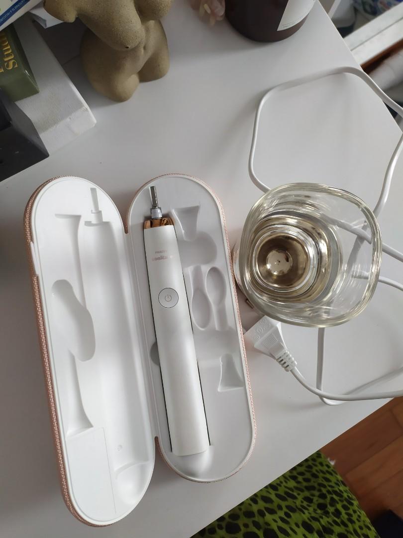 Sonicare Rose Gold with wireless charger, Beauty & Personal Care, Oral ...