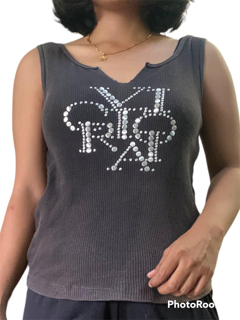 Tanktop hitam, Fesyen Wanita, Pakaian Wanita, Atasan di Carousell