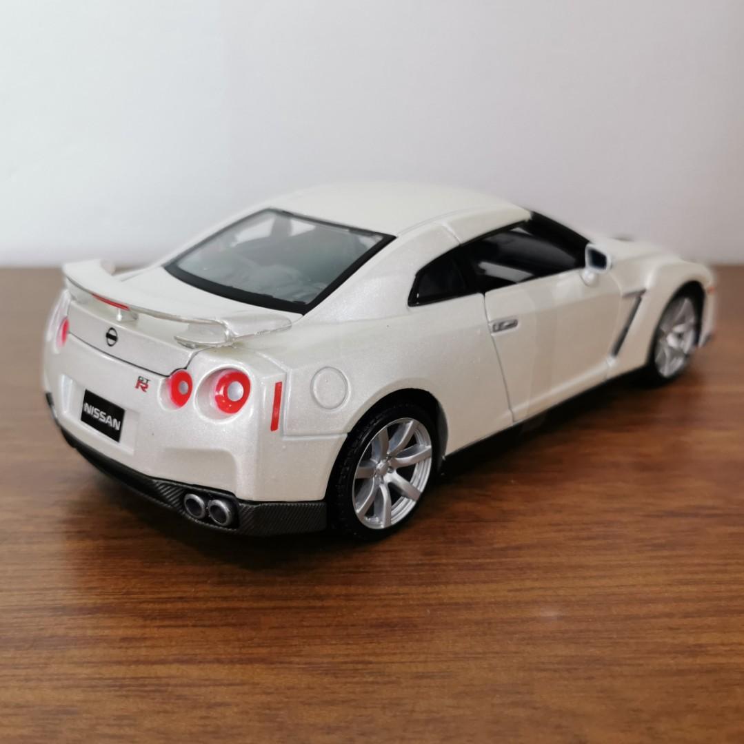 1/24 Nissan GT-R R35 Maisto Diecast Scale Model Toy Car, Hobbies & Toys ...