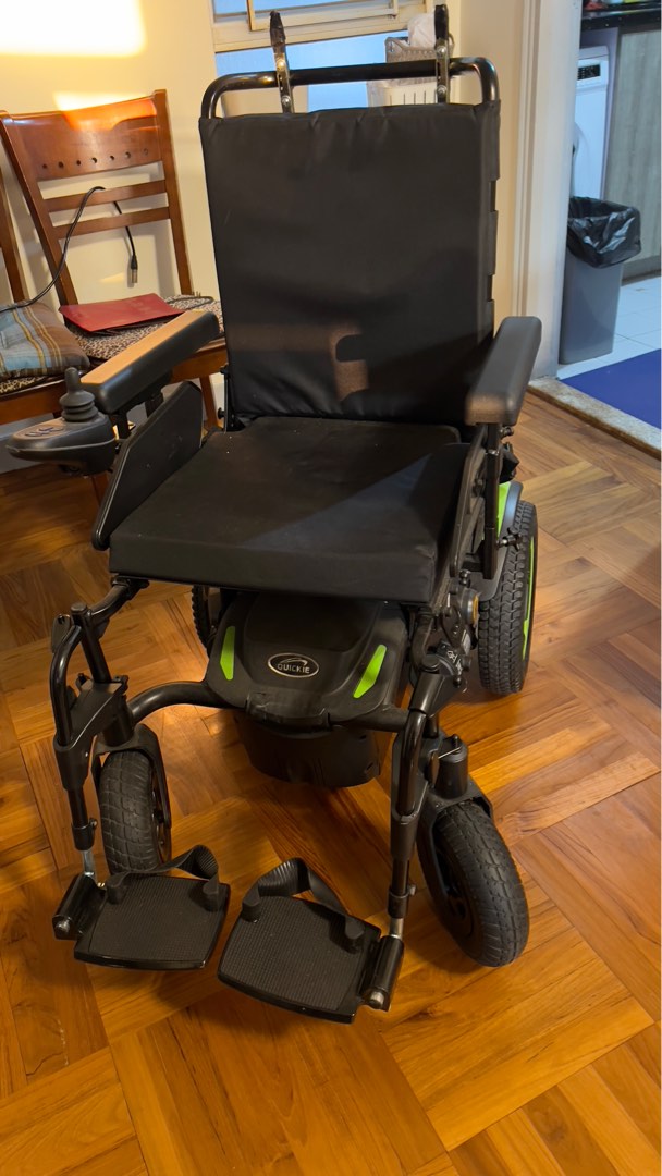 代家人放售二手，九成九新，美國 Sunrise Quickie Q200 R 電動輪椅 (西班牙製造) 可議價, 其他, 其他 - Carousell