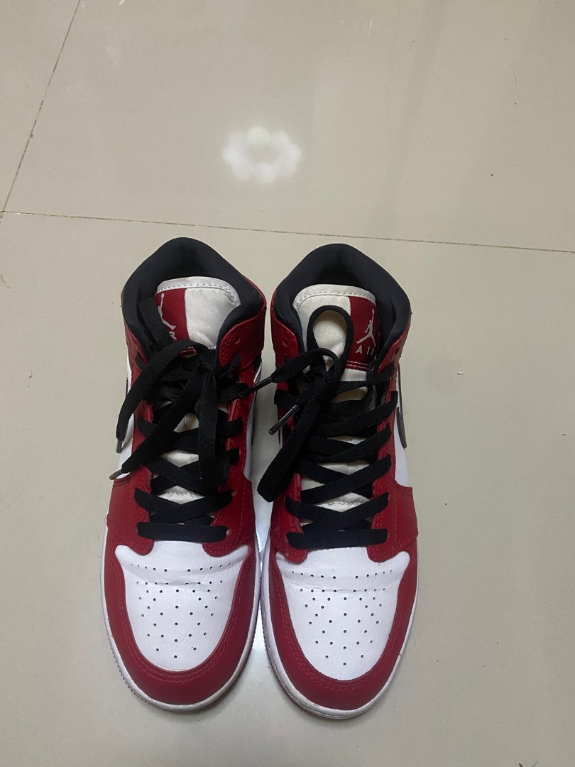 Air jordan 1 mid og chicago, Men's Fashion, Footwear, Sneakers on Carousell