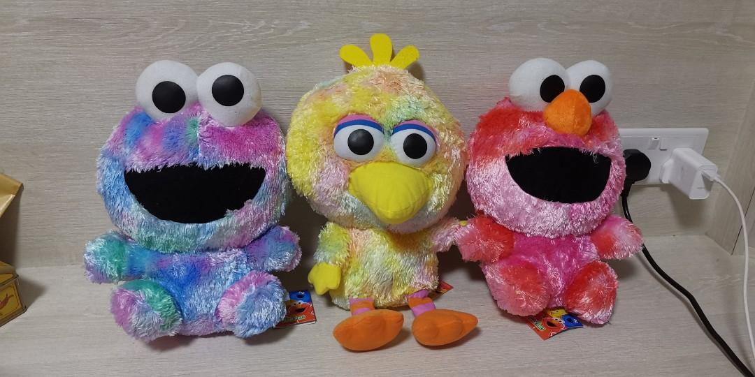 Brand new rainbow elmo, Hobbies & Toys, Toys & Games on Carousell