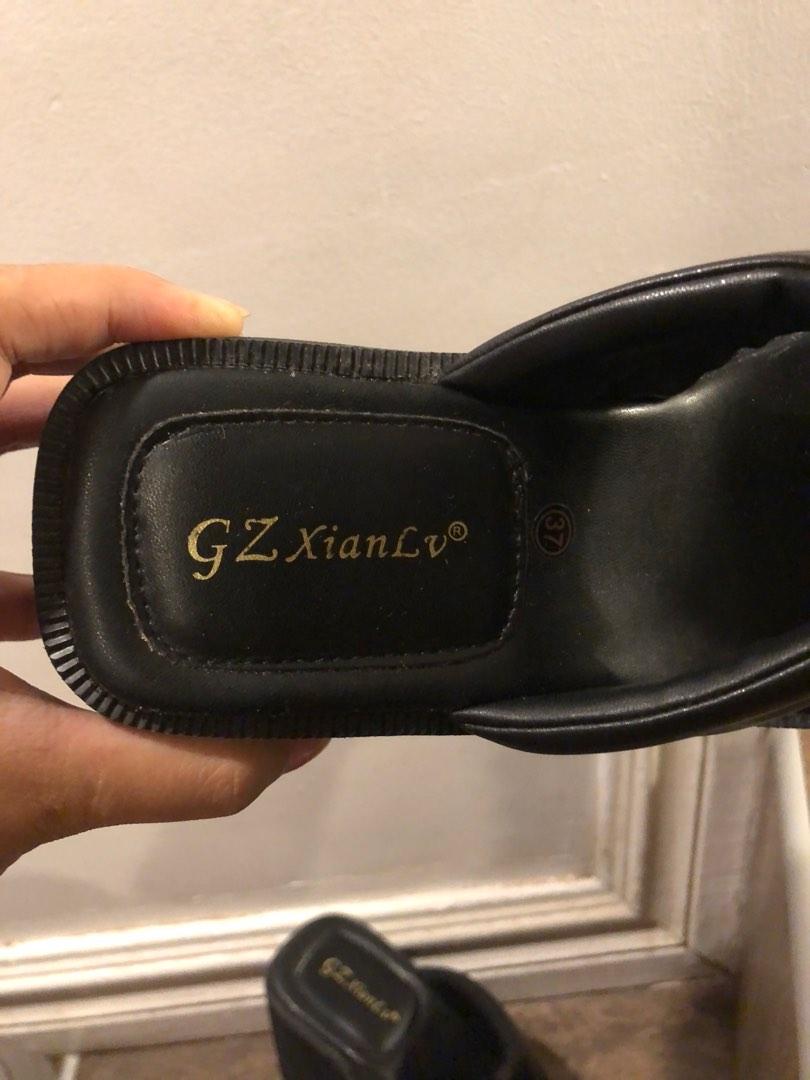 Chunky slipper, Women's Fashion, Footwear, Flats & Sandals on Carousell