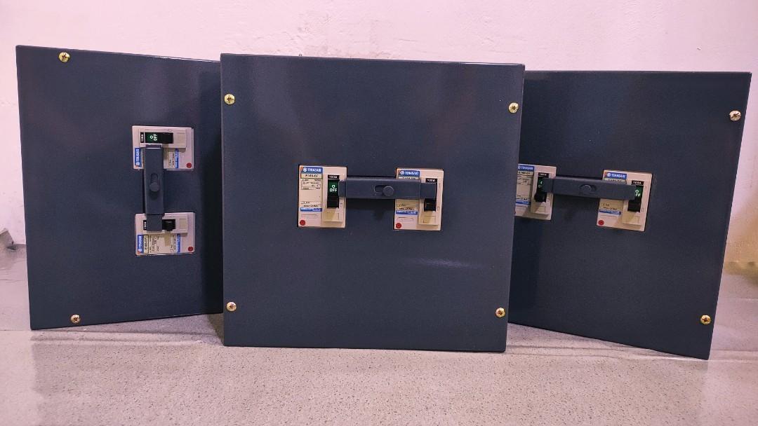 Circuit breaker /manual transfer switch (mts), Commercial & Industrial ...