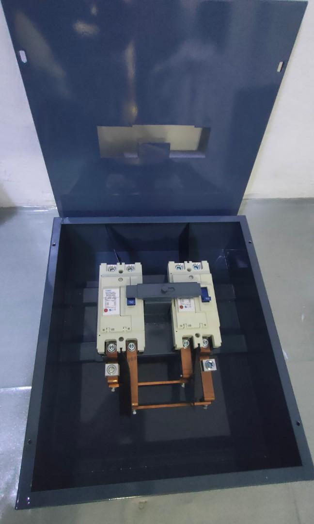 Circuit breaker /manual transfer switch (mts), Commercial & Industrial ...