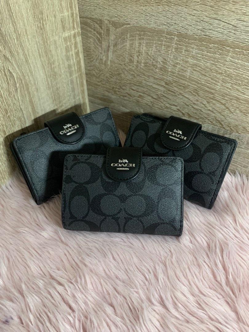 Coach Bifold wallet Original, Luxury, Bags & Wallets on Carousell