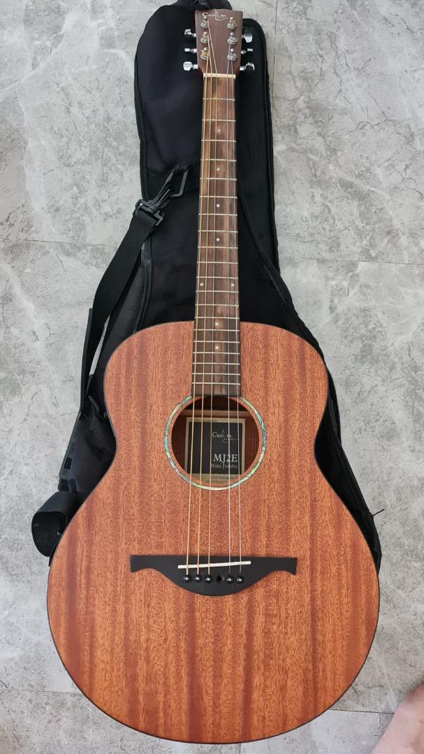 Custom Acoustic Mini Jumbo Guitar MJ2E, Hobbies & Toys, Music & Media ...