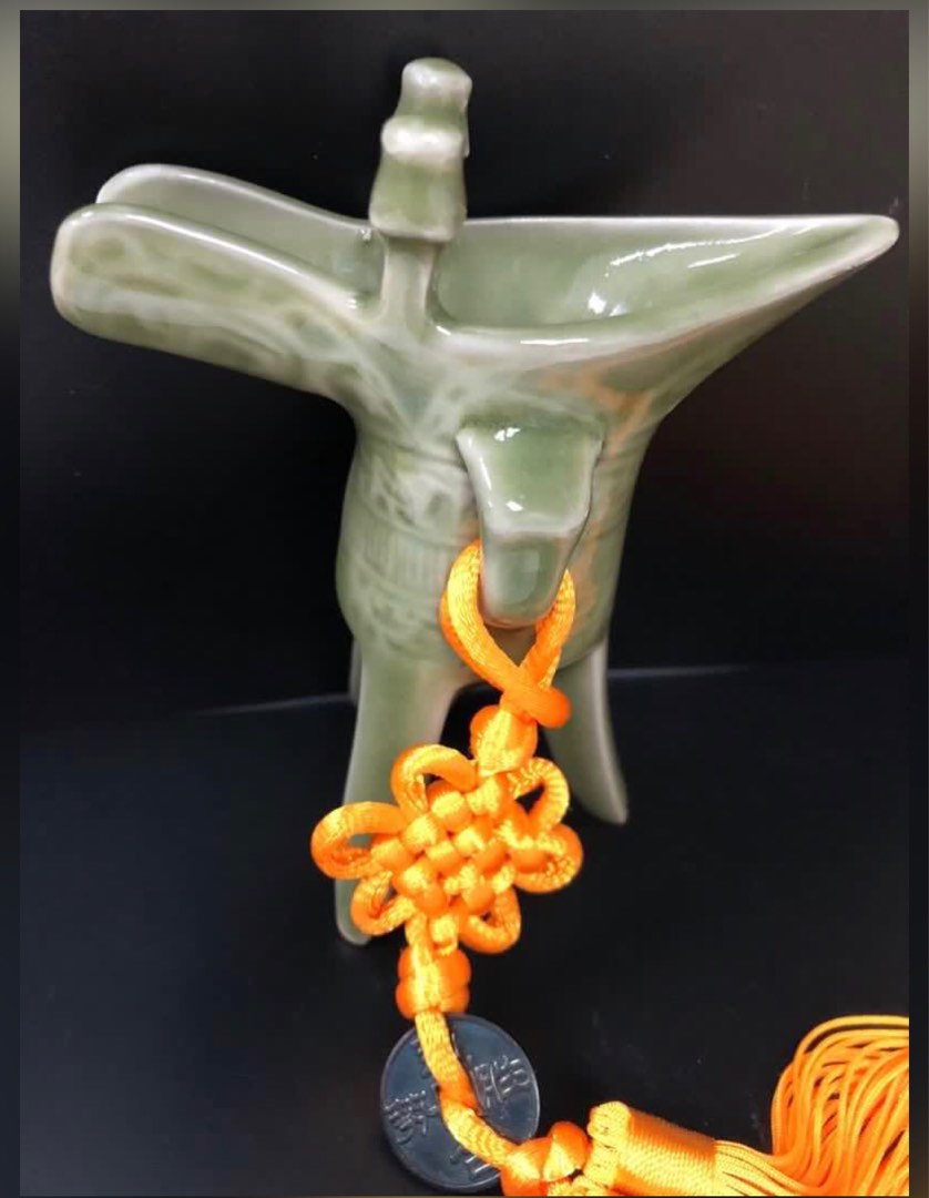 Emperor tripod vessel, Hobbies & Toys, Stationery & Craft, Other ...