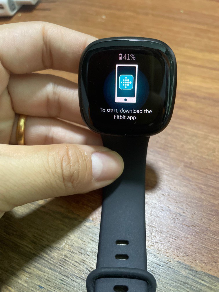 Fitbit versa 3 used, Mobile Phones & Gadgets, Wearables & Smart Watches ...