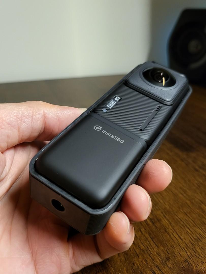 Insta360 One R/RS Vertical Bumper Case and Battery, Photography ...