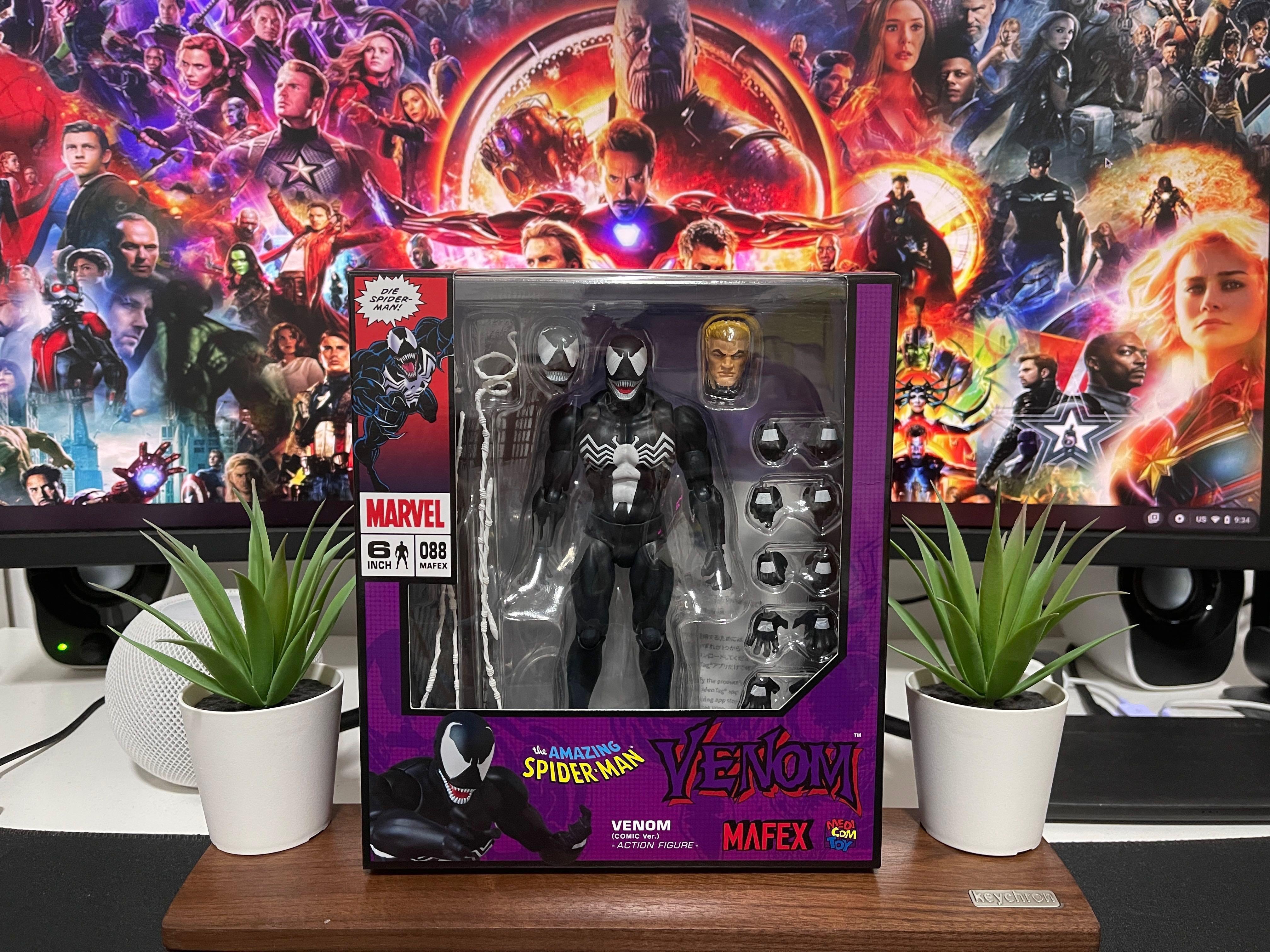 Mafex Spider-Man Comic Version No.075 & Mafex Venom Comic Version No.88 ...