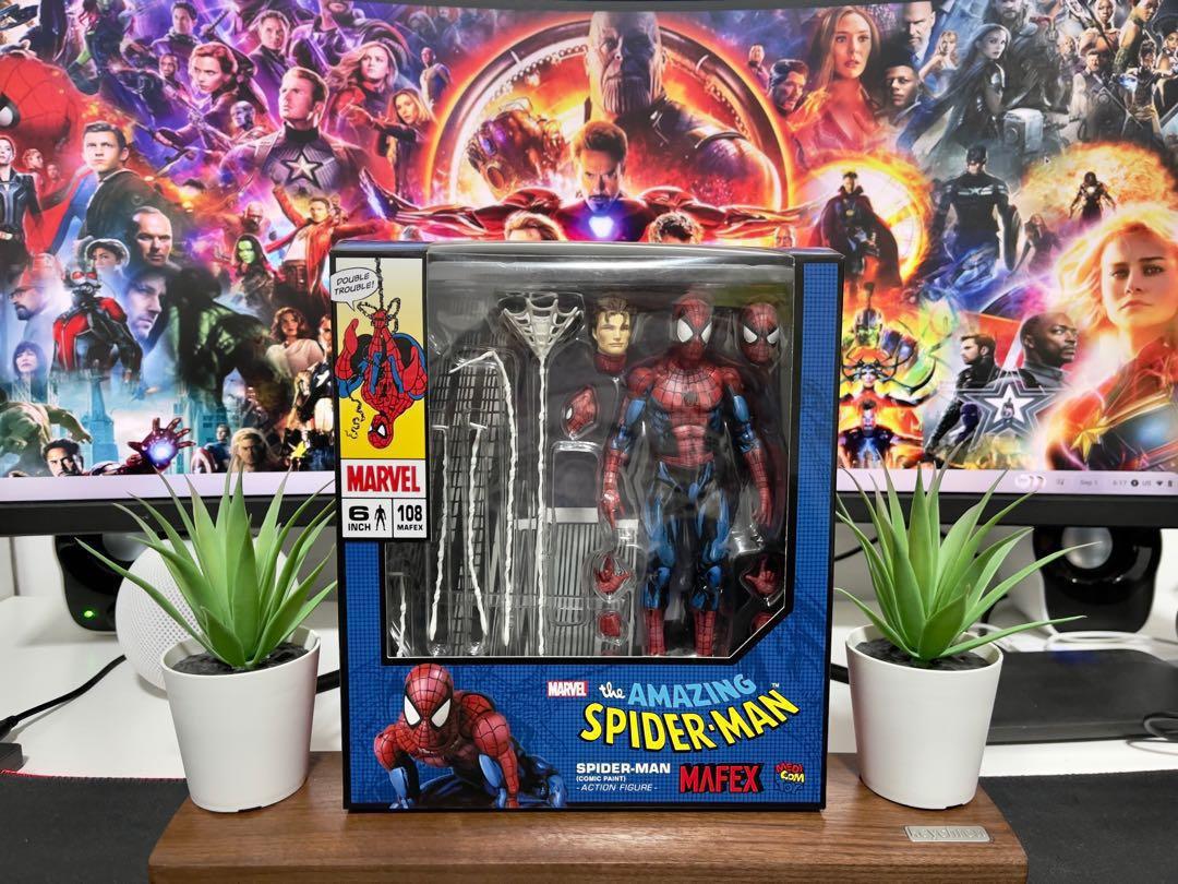 Mafex Spider-Man Comic Version No.075 & Mafex Venom Comic Version No.88 ...