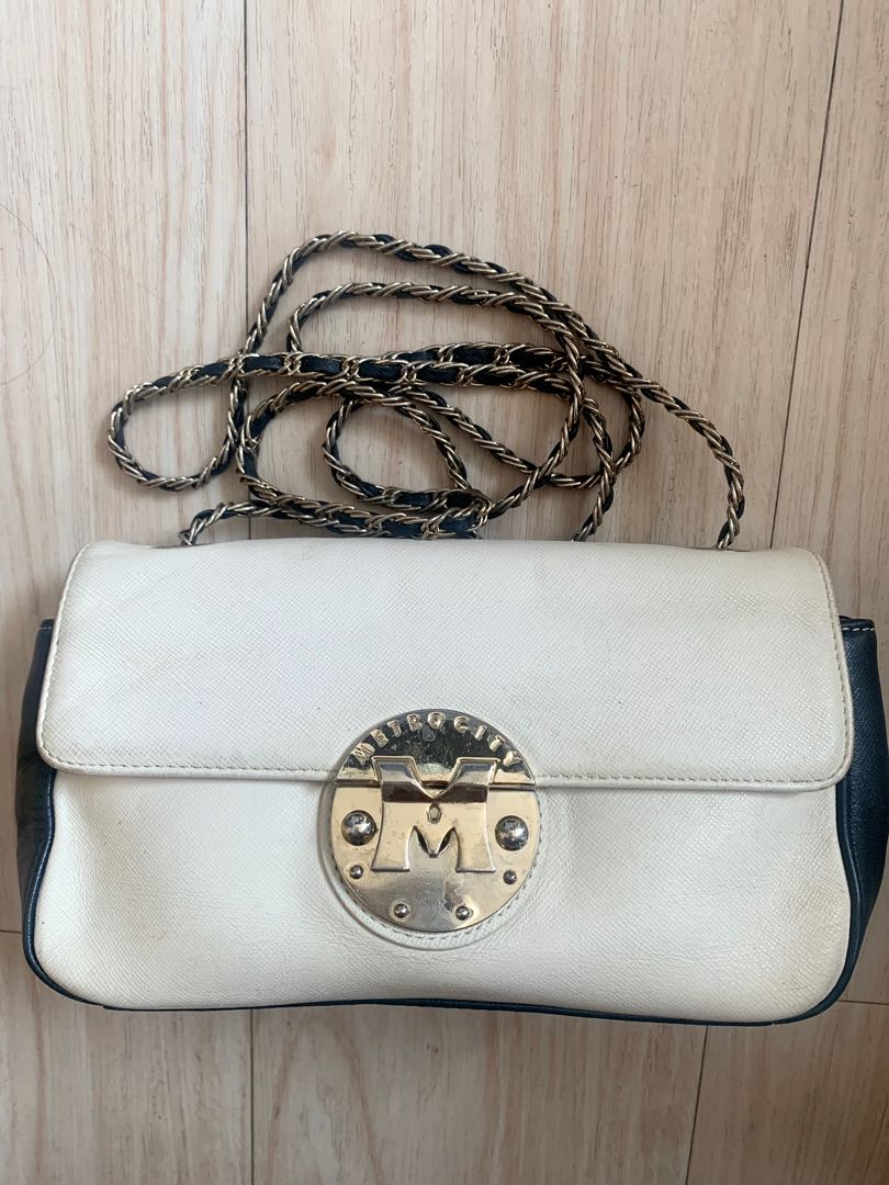Metrocity Sling Bag, Women's Fashion, Bags & Wallets, Cross-body Bags ...