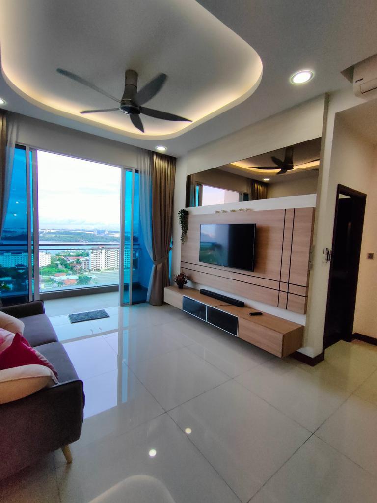 Paragon Suites / JB Town / Shuttle Bus to CIQ / Below Market / Low ...