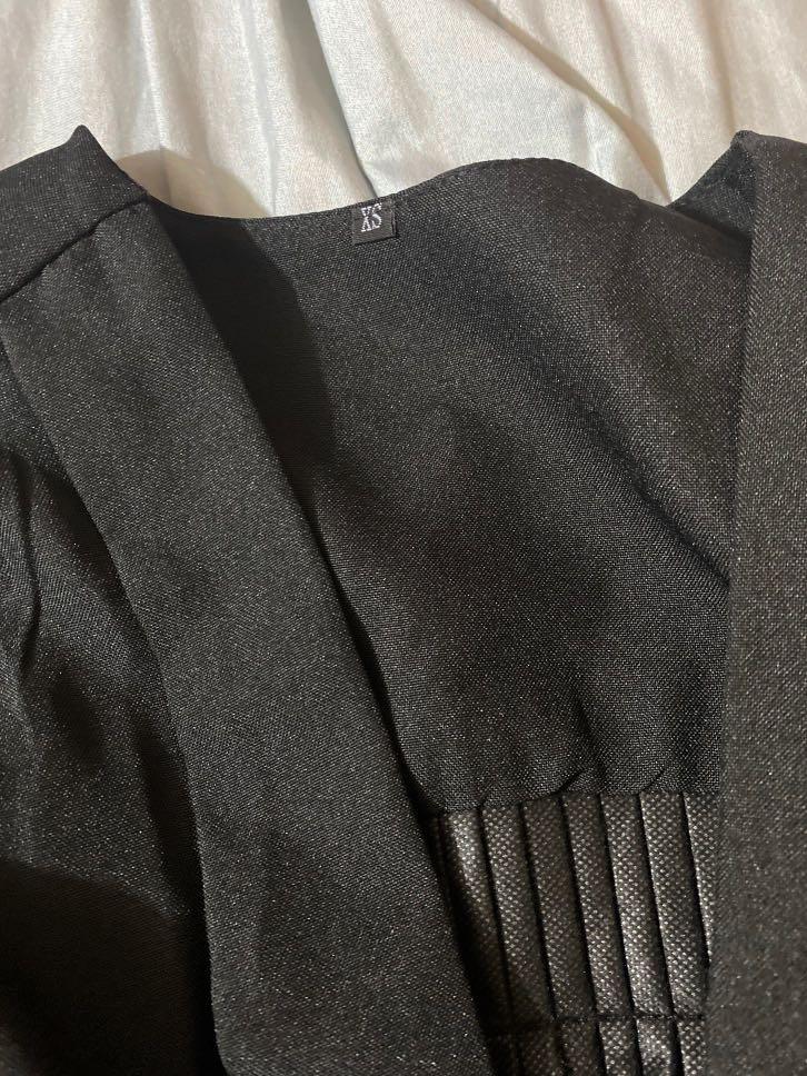 理工大學PolyU學士 Gown revolution 畢業袍, 其他, 其他 - Carousell