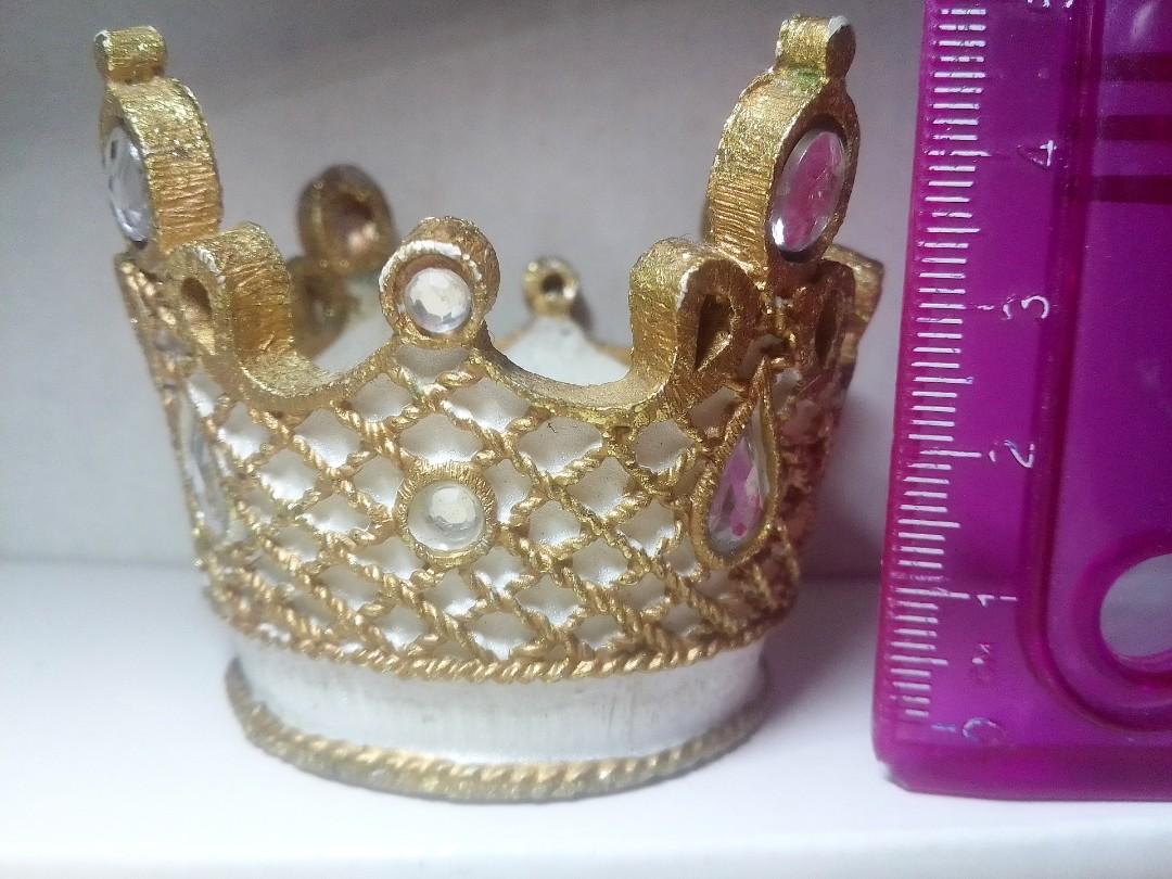Queen's golden crown display hard figure, Hobbies & Toys, Memorabilia ...