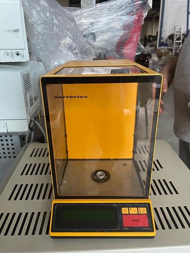 Sartorius 1712 Electrical Analytical balance, Computers & Tech, Office ...