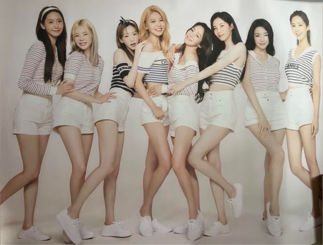 SNSD forever 1 deluxe poster, Hobbies & Toys, Memorabilia ...
