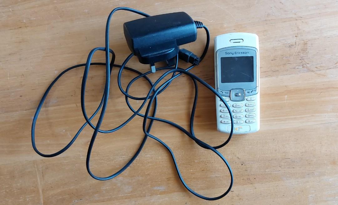 Sony Ericsson 2G手機, 興趣及遊戲, 收藏品及紀念品, 古董收藏 - Carousell