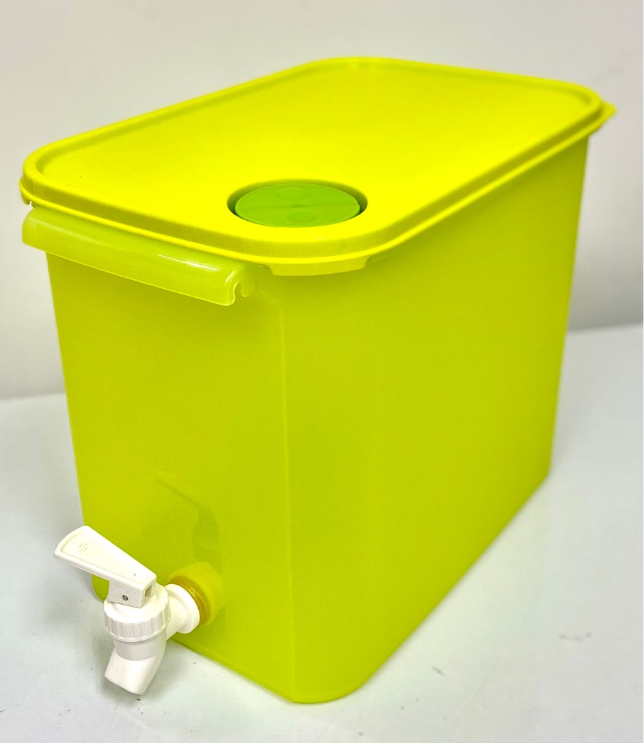 Tupperware Water Dispenser 8.7L, Furniture & Home Living, Kitchenware ...