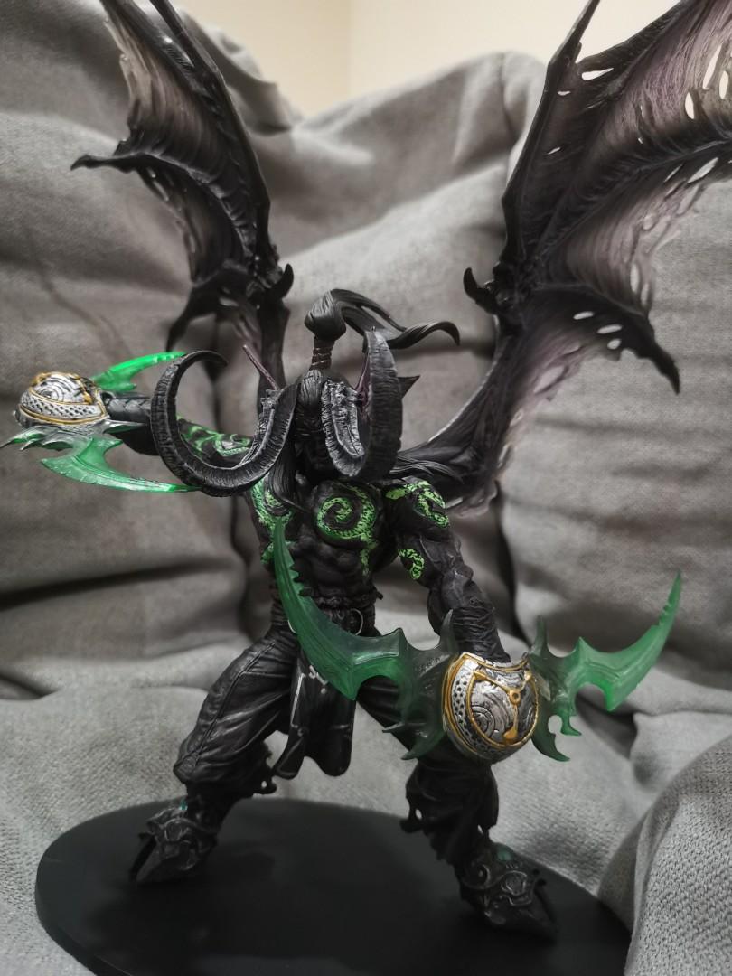 World of Warcraft Demon Form Illidan Stormrage deluxe collector figure ...