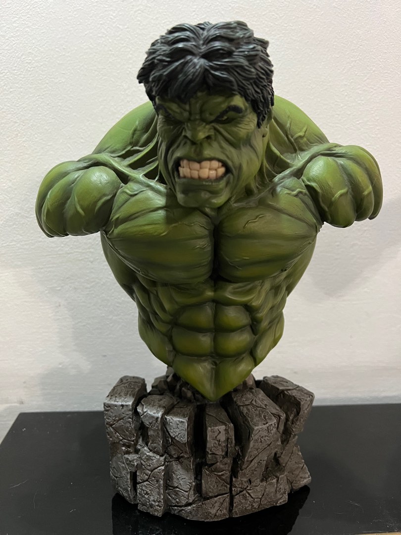 XM Studios 1/4 Scale Hulk Bust Statue, Hobbies & Toys, Memorabilia ...