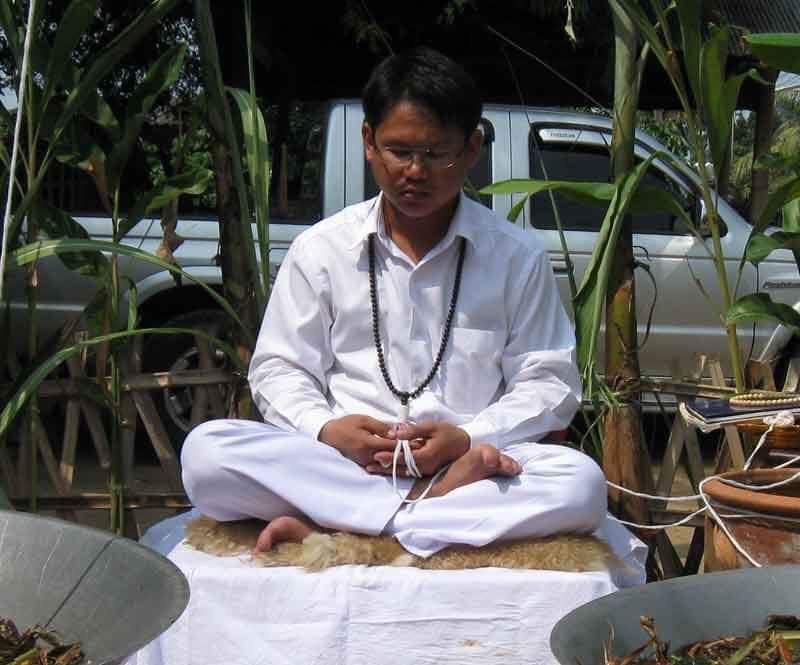 *Sale* AJ Waroot Khun Paen, Hobbies & Toys, Memorabilia & Collectibles, Religious Items on Carousell