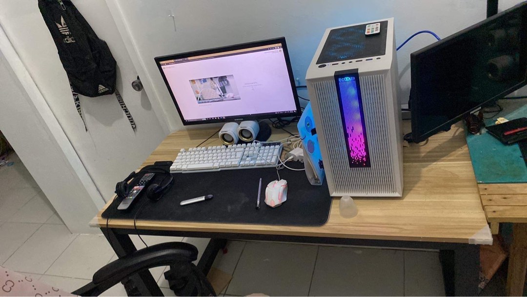 ALL IN COMPUTER SET WITH COMPUTER DESK, Computers & Tech, Desktops on ...