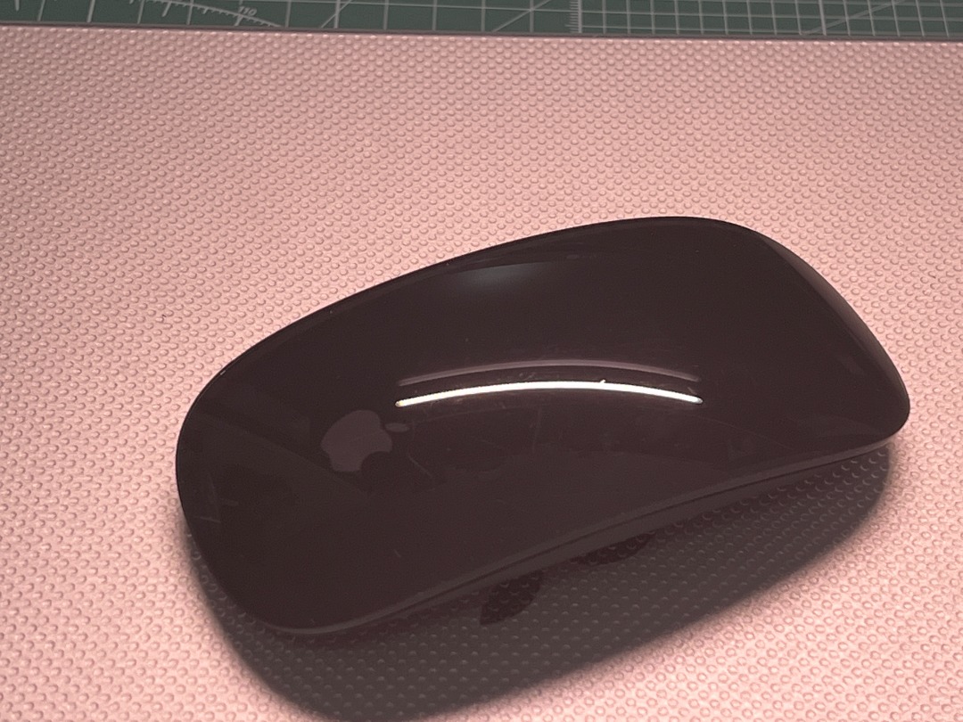 Apple Magic Mouse (Space Grey), 電腦＆科技, 電腦周邊及配件, 電腦滑鼠及相關產品 - Carousell